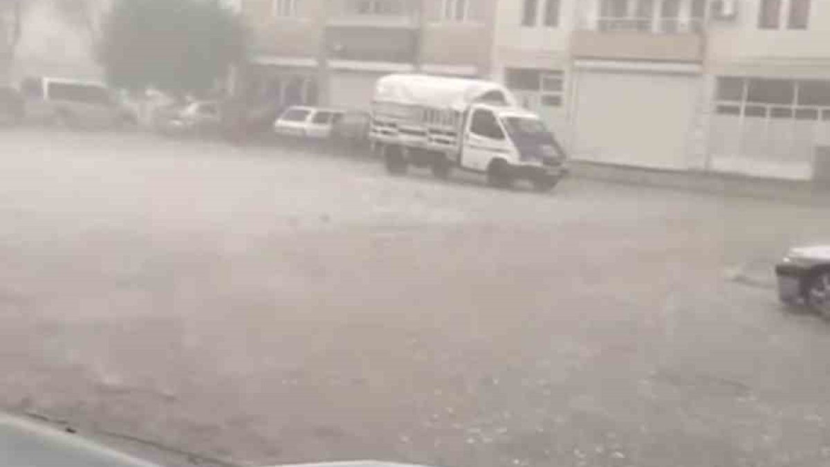 Tokat’ta dolu ve sağanak yağışın etkisi altında kaldı Tokat’ta dolu ve sağanak yağışın etkisi altında kaldı